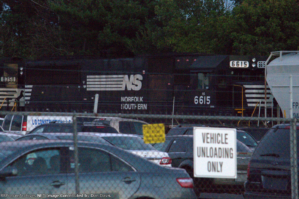 NS SD60 6615 trails on 32A